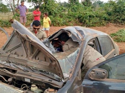 Cacoal Mulher Fica Presa S Ferragens Ap S Carro Capotar Em Estrada