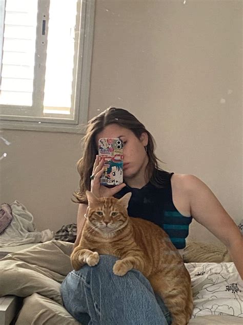 Me And Ma Cat Mirror Selfie Selfie Scenes