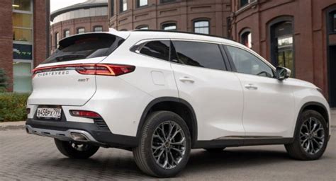 Chery привезет в Россию новый паркетник Exeed TXL