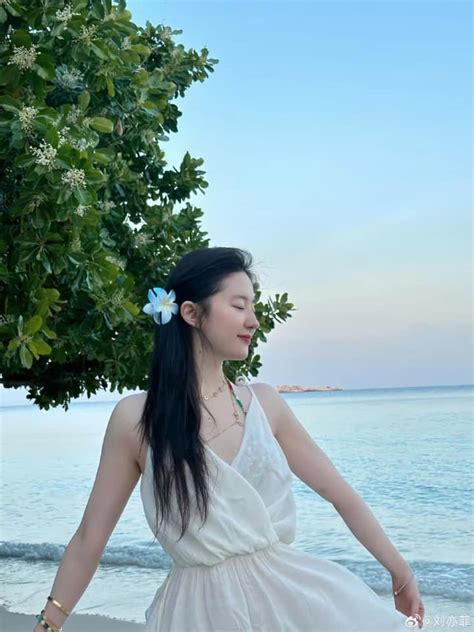 Hơn 35 triệu người xem clip nóng bỏng của Lưu Diệc Phi Saostar vn