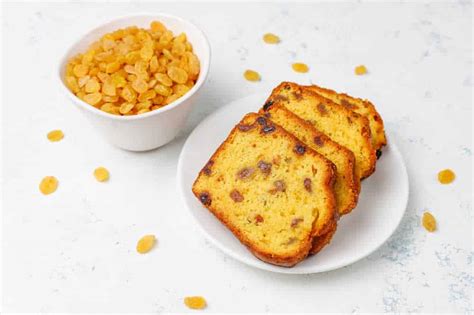 Cake aux amandes et raisins secs un délicieux gâteau moelleux