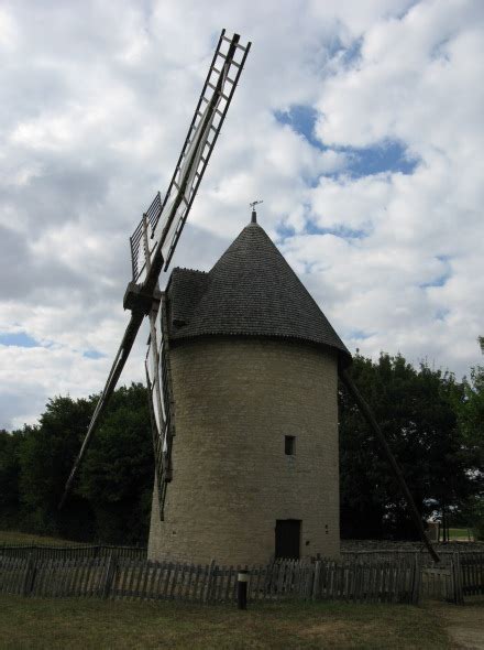 Moulin Des Pierres Blanches Villefagnan