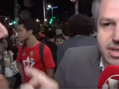 Repórter da Jovem Pan é agredido e chamado de fascista durante ato na