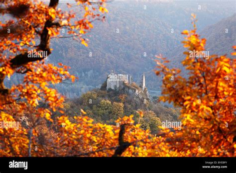 Burgruine Dürnstein gesehen von Vogelbergsteig Trail Wachau Valley