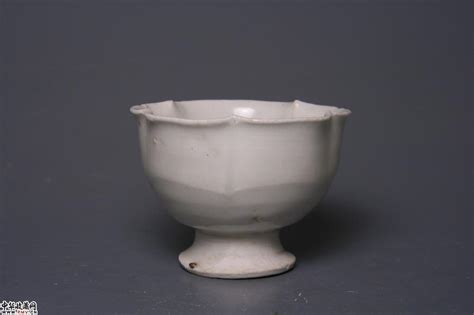 北宋建宁窑青白釉花口杯 藏家展厅 收藏资讯 艺术家 书画家 书画名人 书法家 中华收藏网