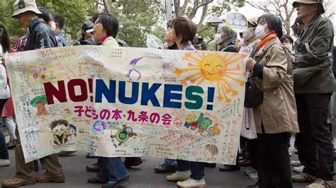 Japón se divide sobre la energía nuclear dos años después del desastre