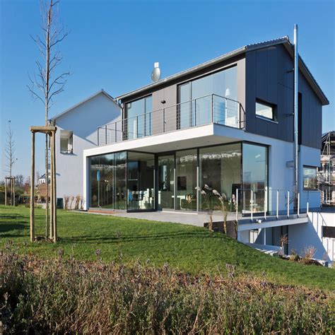 Gro Z Gig Und Lichtdurchflutet Modernes Einfamilienhaus M