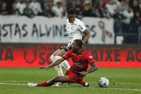Quem é Cacá zagueiro que está próximo de ser reforço do Corinthians