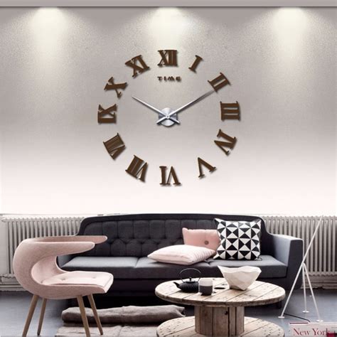 Horloge mural en métal chiffres romains Couleur Blanc