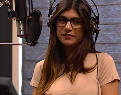 Yetişkin Filmleri Oyuncusu Mia Khalifanın Hamasa Tavsiyesi Ortalığı Karıştırdı