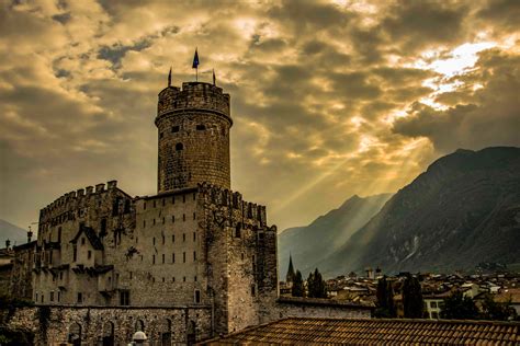 Castelli Del Trentino Le 5 Fortezze Da Visitare Two Cookies In The