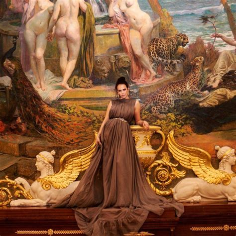Pauline Ducruet pose dans toute sa splendeur Noblesse Royautés
