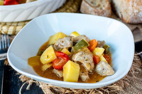 Estofado De Cerdo Con Patatas Y Verduras Rico Guiso Casero