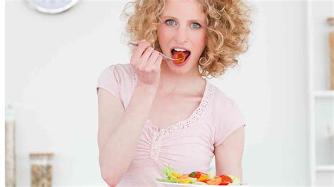 Los 10 Alimentos Que Debes Comer Para Tener Una Piel Joven Y Luminosa