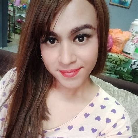 Pondan Shemale Mia Urutan Trdisonal Badan Dan Batin