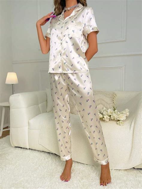 Conjunto de pijama con estampado floral ribete en contraste de satén