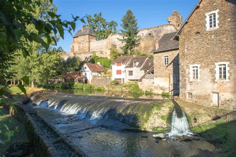 Ségur le Château un des plus beaux villages en Corrèze Casa del Travel