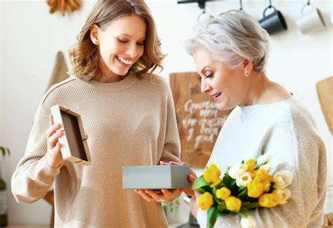Bonne fête mamie Les plus beaux cadeaux pour gâter sa grand mère en 2024