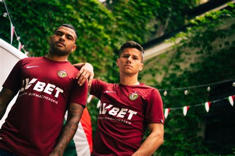 L Sk Wroc Aw Third Kit