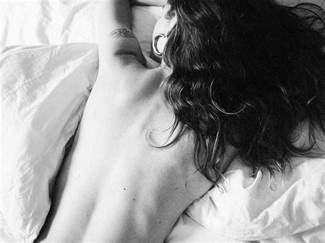 Ex Esposa Durmiendo Desnuda Imágenes