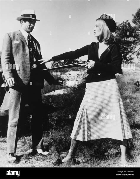 Faye Dunaway And Warren Beatty On Set Of The Film Bonnie And Stock