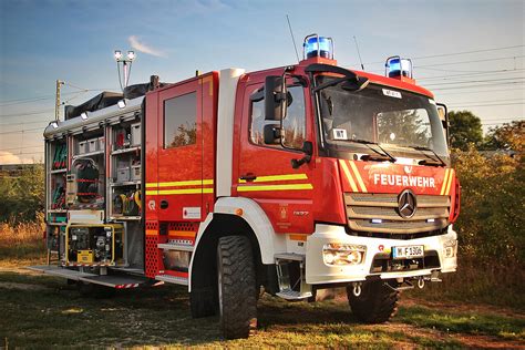 Löschgruppenfahrzeug LF 20 KatS feuerwehr waldtrudering de