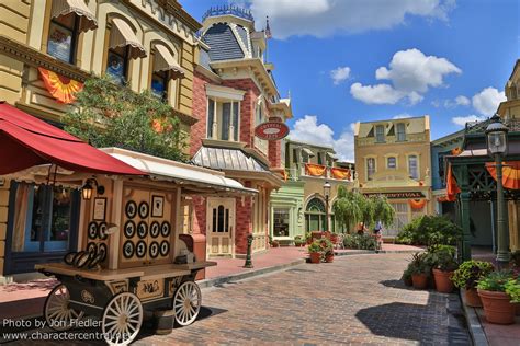 Main Street U S A At Disney Character Central