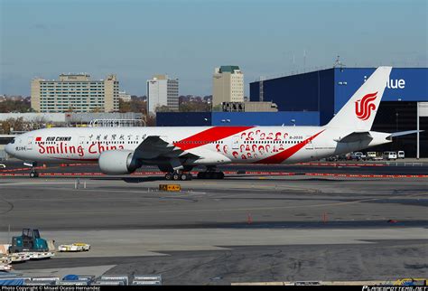 B 2035 Air China Boeing 777 39LER Photo By Misael Ocasio Hernandez ID