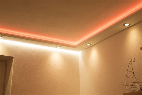 LED Stuckleiste für indirekte Wand Deckenbeleuchtung WDML 200B ST