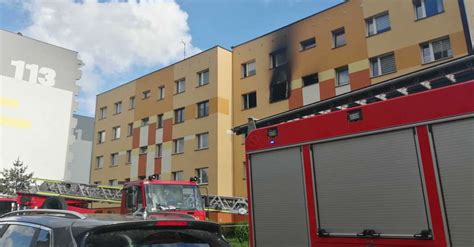 Tragiczny pożar w bloku w Piekarach Śląskich Nie żyje 62 letni mężczyzna