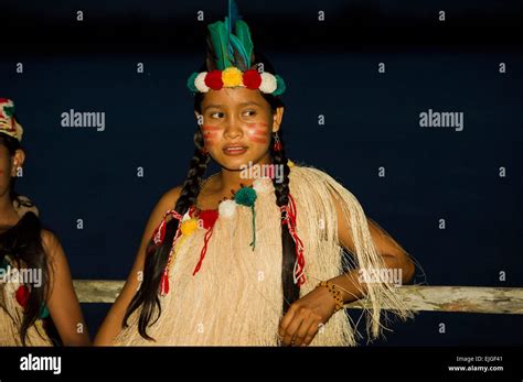 Girl child amerindian Banque de photographies et dimages à haute