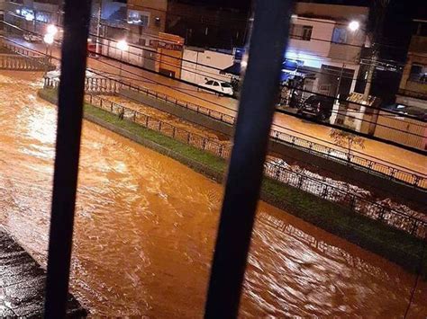 Chuva Causa Estragos Em Bairros De Juiz De Fora