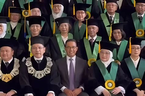 Anies Baswedan Hadiri Pengukuhan Guru Besar Fakultas Kedokteran UI