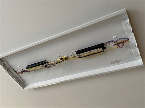 Change Ballast In Fluorescent Light Fixture