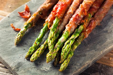 RECEPT pečeni šparglji s pršutom in sirom Zdravi recepti Aktivni si