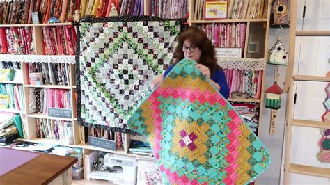 EASY QUILT TUTORIAL Trip Around The World Quilt Using 2 1 2 Strips