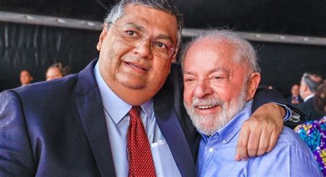 Ministros do STF elogiam indicação de Dino para Corte Folha PE