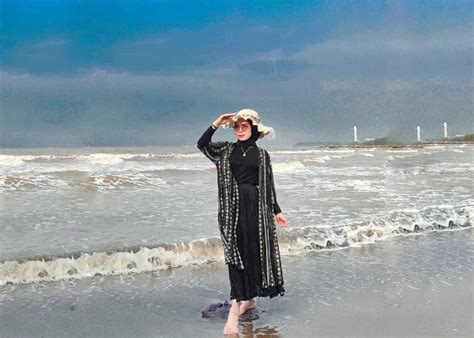 Style Ootd Ke Pantai Dengan Hijab Cantik Anti Gerah