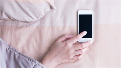 Why You Should Not Sleep With Phone फन क तकय क नच कय नह