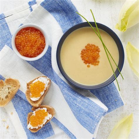 Velouté d endives à la truite fumée et aux œufs de truite Ovive