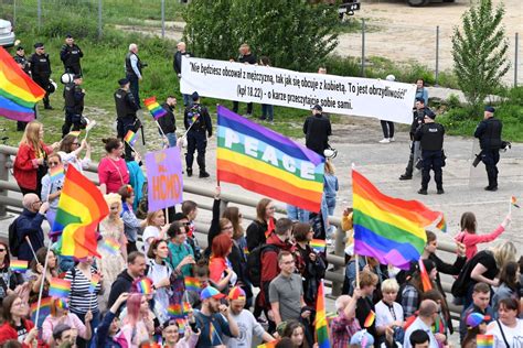 Utrudnienia w Gdańsku Trójmiejski Marsz Równości i kontrmanifestacje