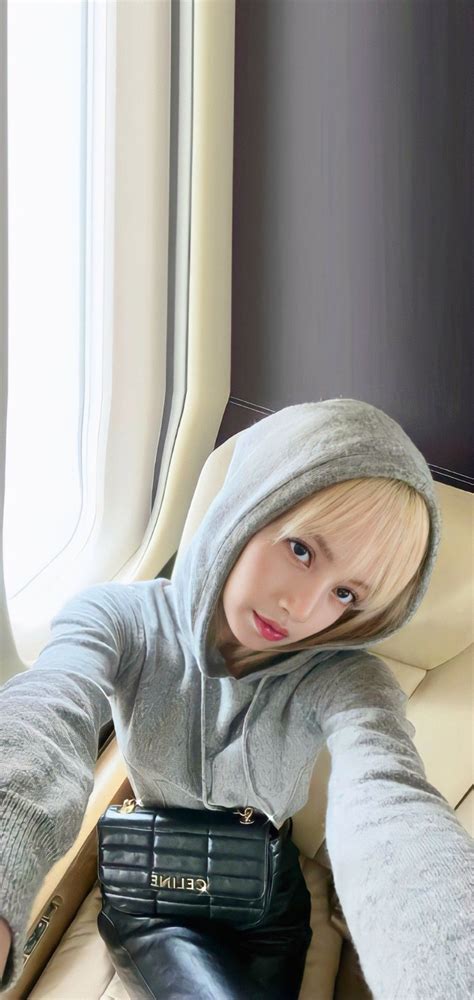 LISA WALLPAPER Pink Out Blackpink Lisa Fashion Show Winter Hats
