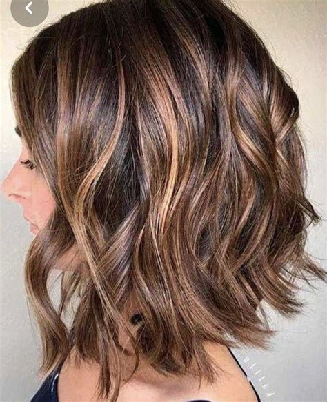 Épinglé par Dawn Covert sur Fall Balayage caramel cheveux courts