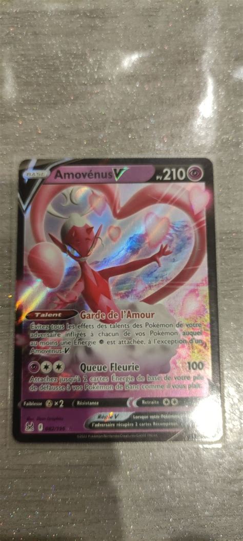Carte Pokémon Ultra rare Amovénus V 082 196 Épée et bouclier série