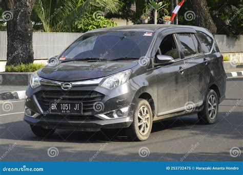 2018 Daihatsu Sigra Type R Deluxe Editorial Image Image Of Engine