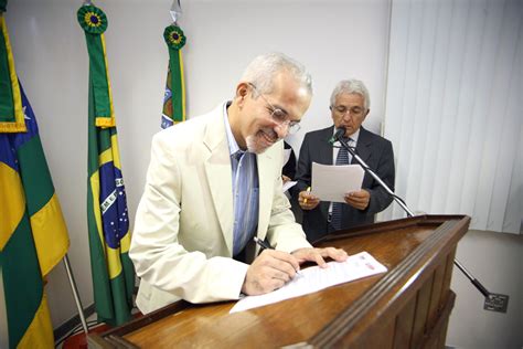 Prefeito Assina Ordens De Servi Os Para Constru O De Uma Creche E Duas