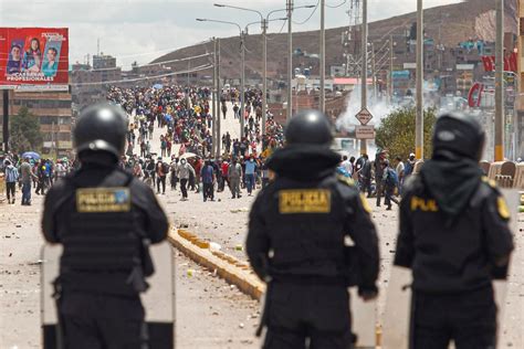 Confrontos Entre Policiais E Manifestantes Deixam Ao Menos 17 Mortos No
