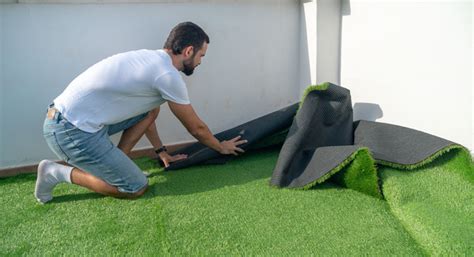 Comment poser du gazon synthétique sur un balcon