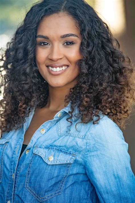 Barefoot Model Talent Agency Samantha Page