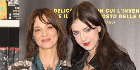 Anna Lou Castoldi come è e cosa fa la figlia di Asia Argento e Morgan